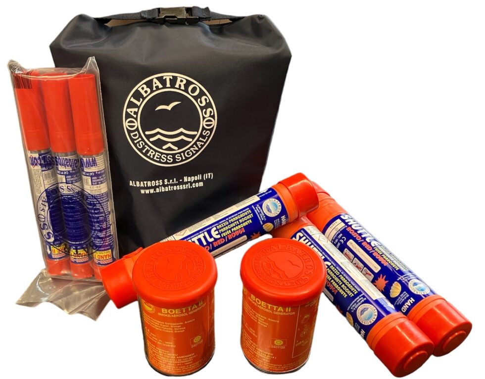 Pyrotechnie marine pour bateau et dispositif de signalisation
